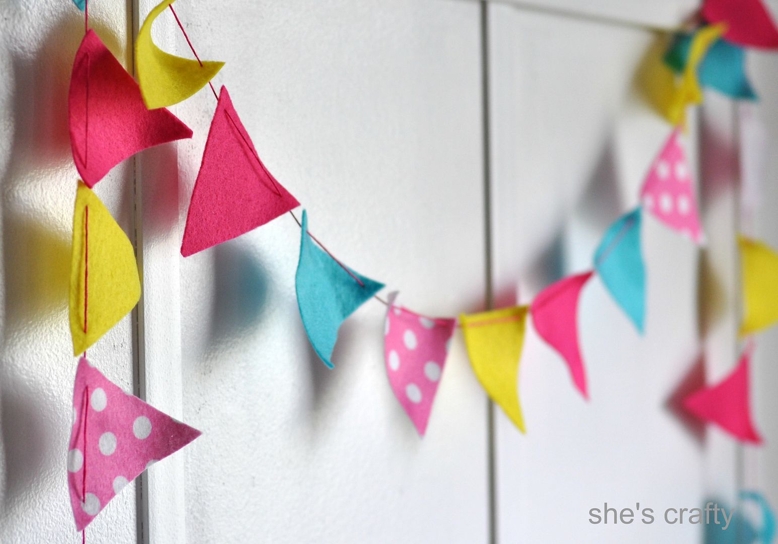 She s Crafty Easy Felt Banner she-s-crafty-easy-felt-banner